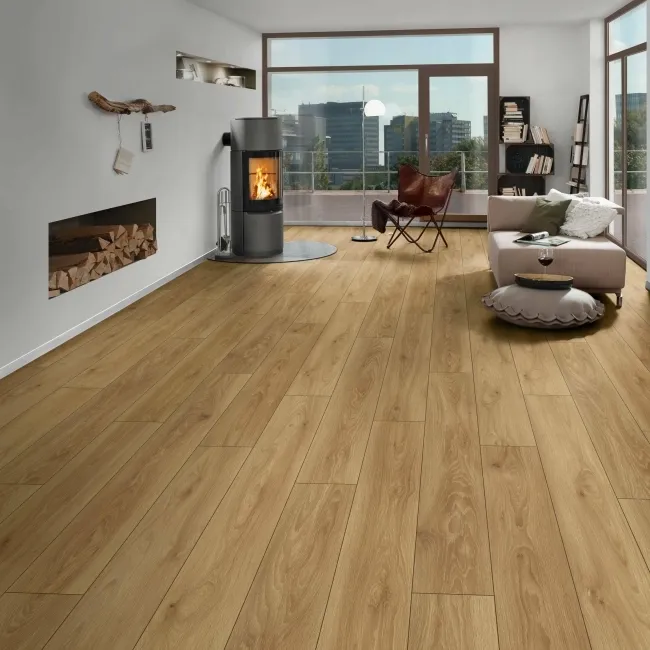 Nouvella Honey Oak Effect Laminate Flooring 8mm | Tile Mountain